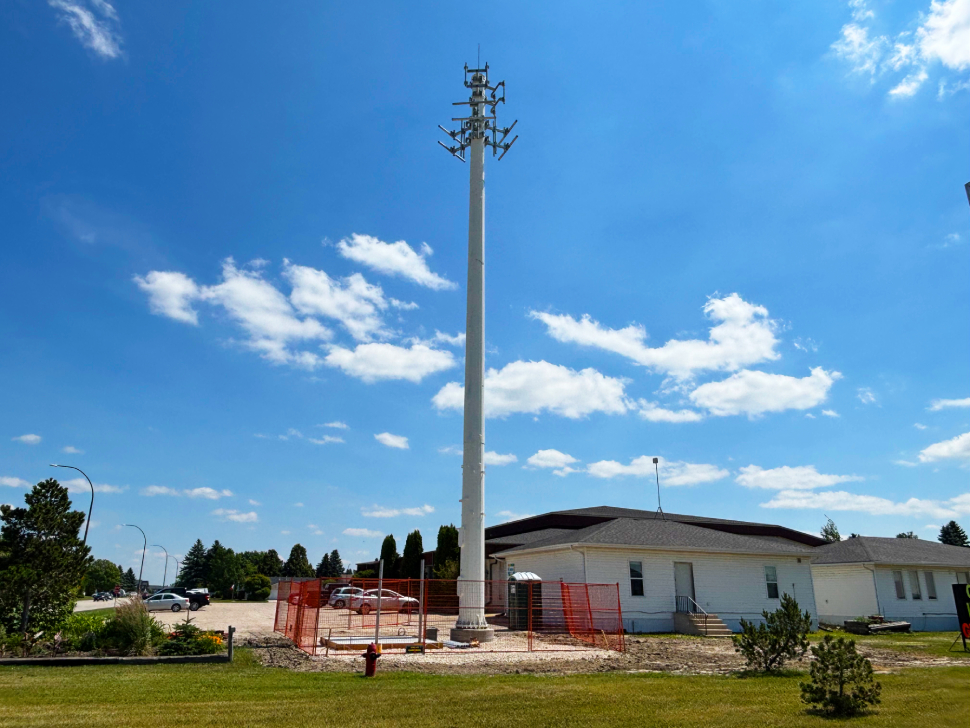 Cell tower rises in Steinbach, signaling high hopes - SteinbachOnline ...