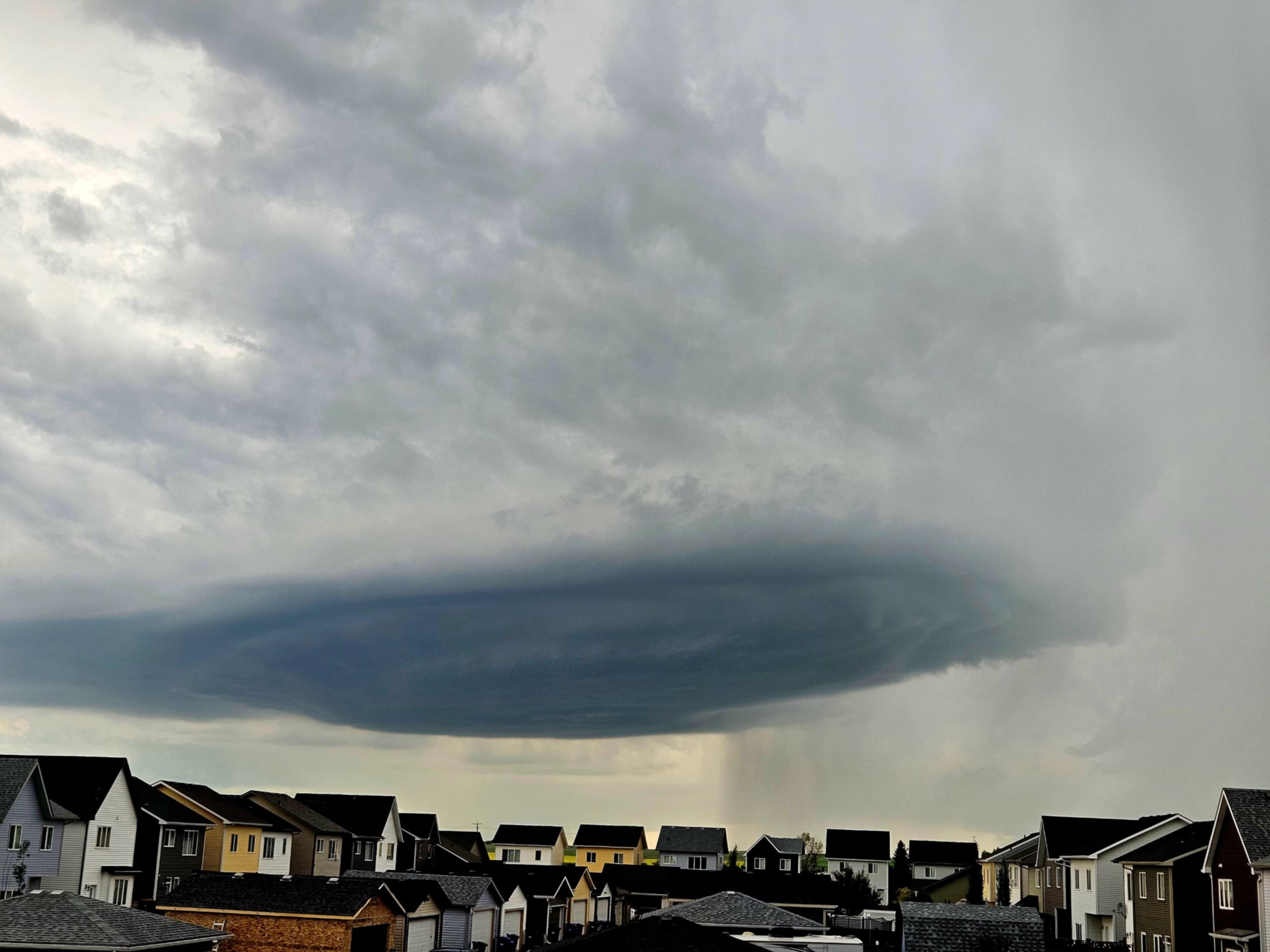 Sunday evening supercell brings rain, strong winds and hail ...