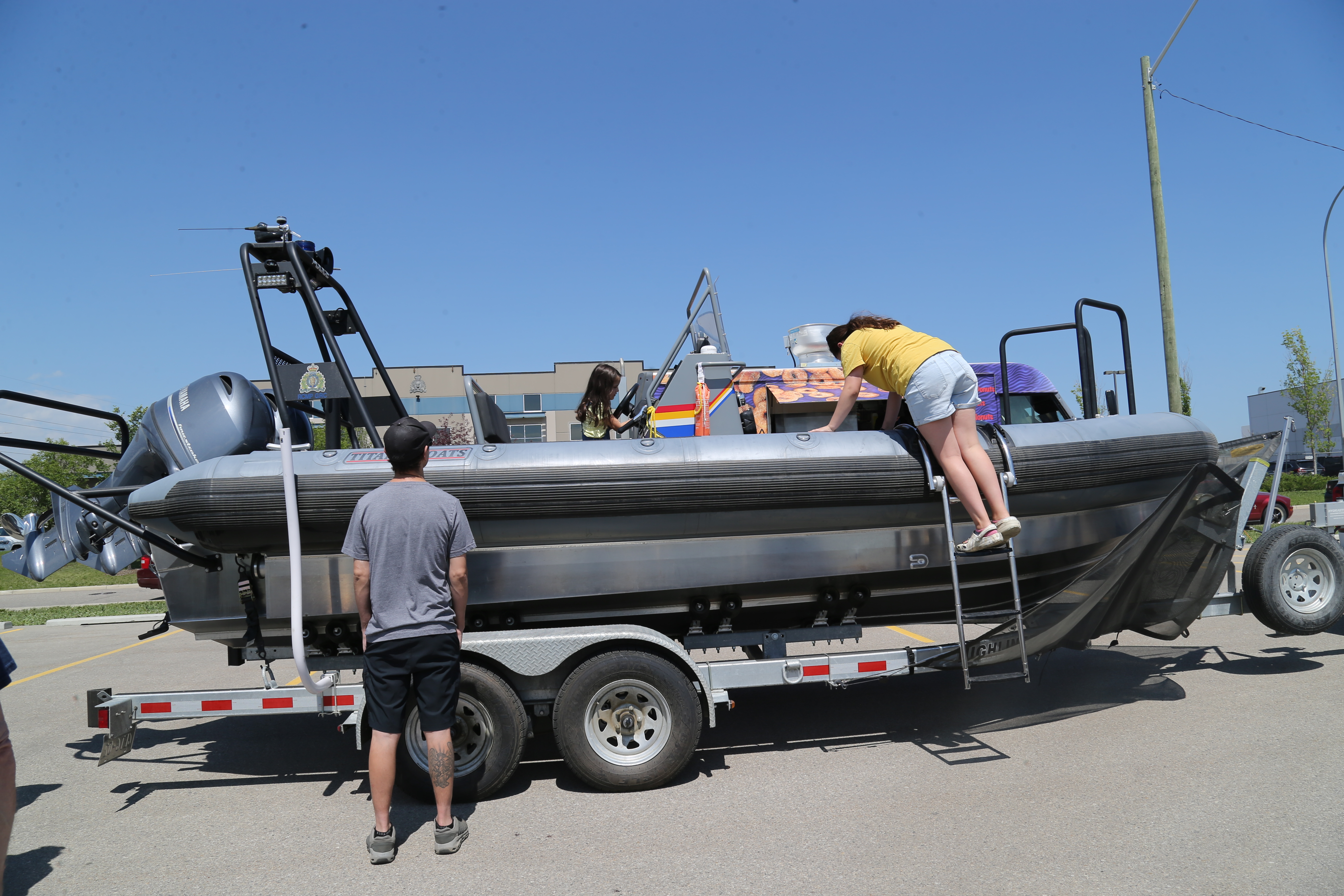 Airdrie residents cooling off on the water — here’s what fire, police ...