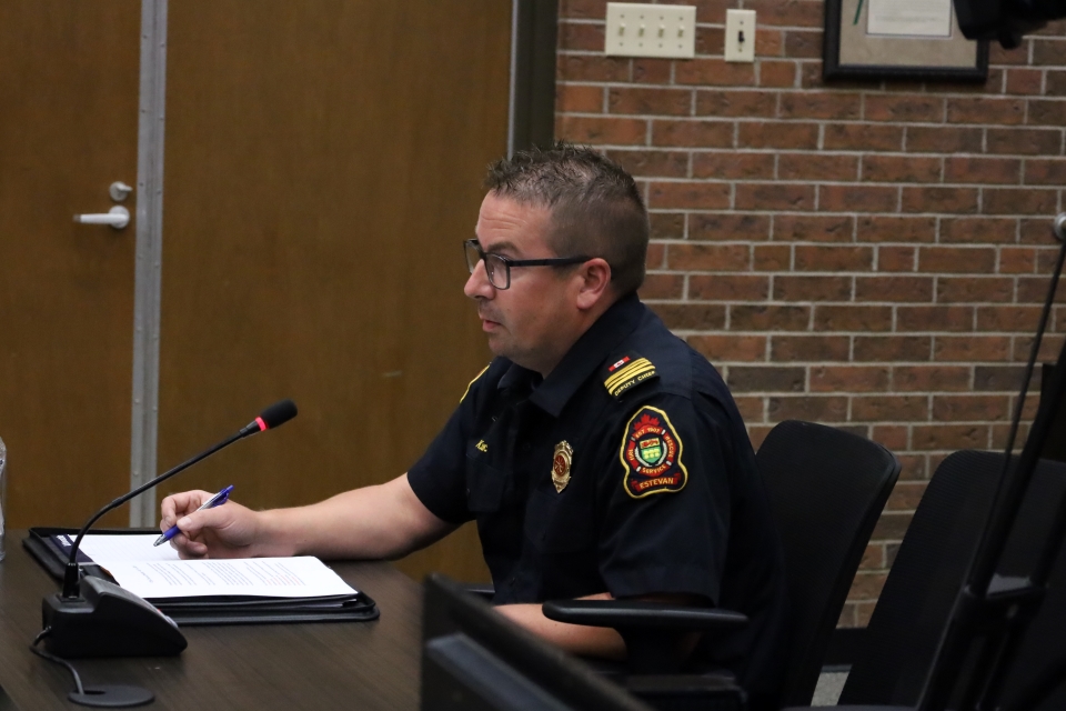 EFR to send four firefighters, one fire engine to battle wildfire in ...