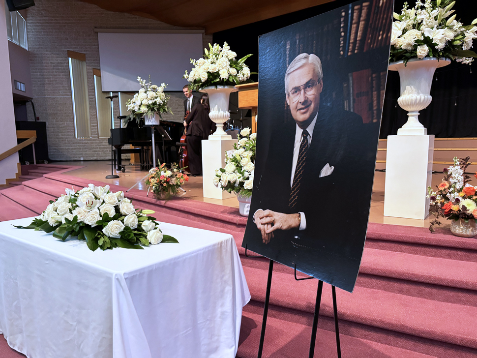 Jake Epp honoured in celebration of life service in Steinbach ...