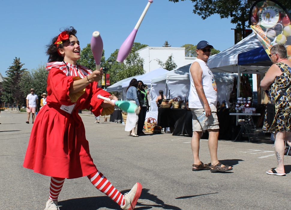 Street performers take centre stage at Red Deer’s Centrefest this ...