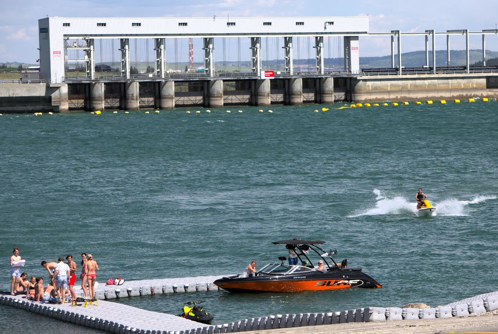 Cochrane RCMP issue water safety tips amid rising temperatures ...