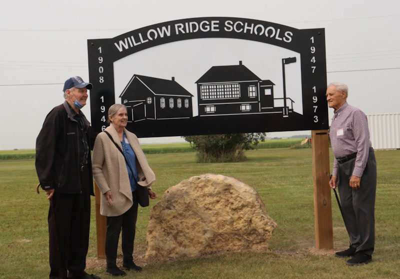 Teachers and students gathered one more time to celebrate Willow Ridge ...