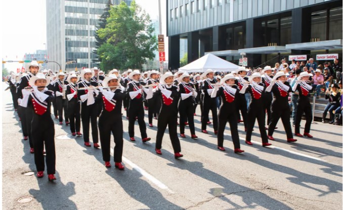 Shania Twain kicks off this year's Calgary Stampede as Parade Marshal ...