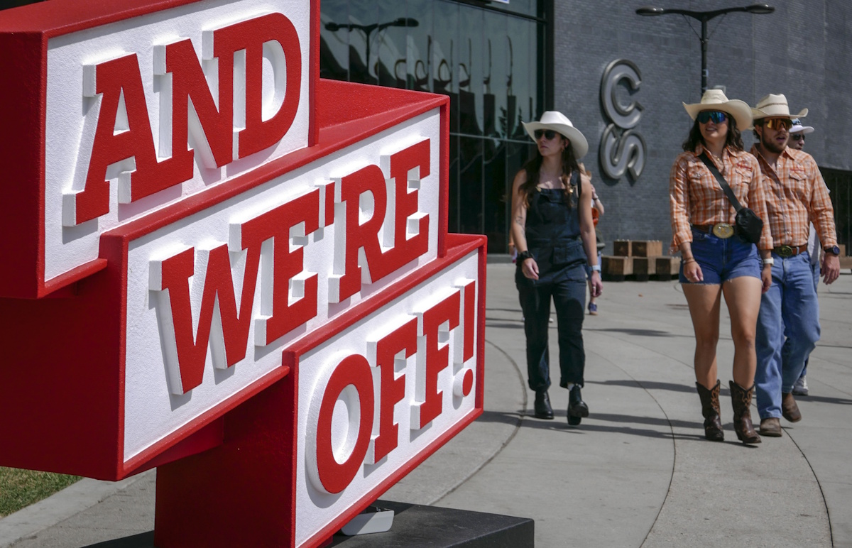 'Uniquely Canadian': Stampede begins with parade led by country star ...