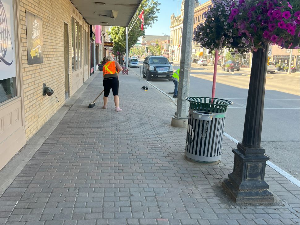 A cleaner, greener Moose Jaw: one Helping Hand at a time ...