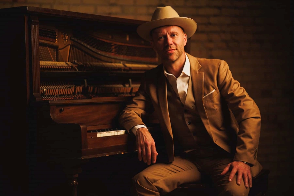 Jeffery Straker excited to bring Christmas tour to Swift Current ...