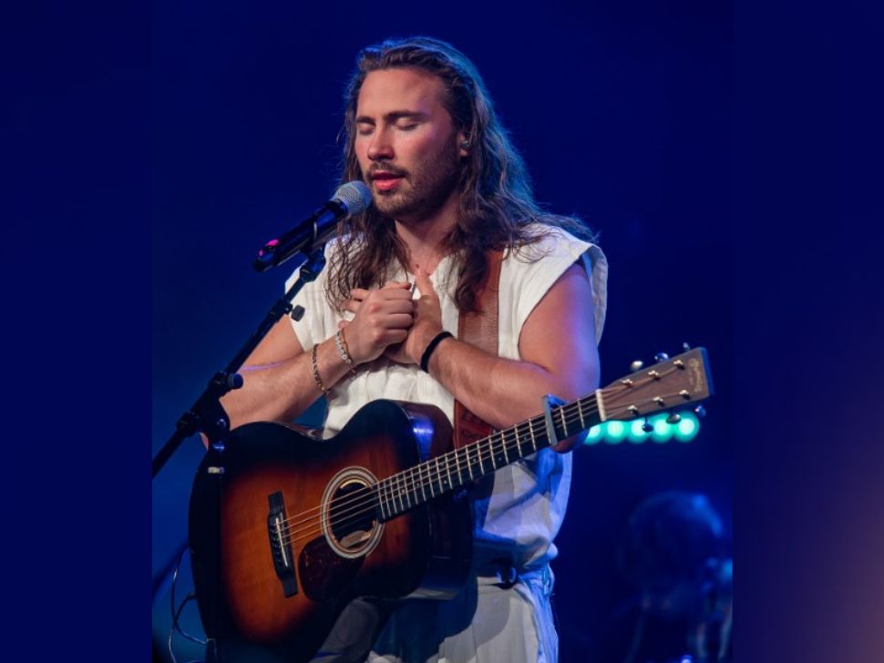 Seph Schlueter mourns loss of baby, clings to hope on ‘This Side of ...