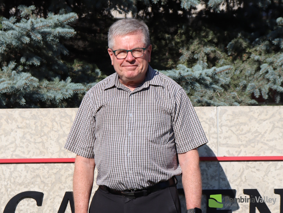 Dr. Brian Duff hangs up his stethoscope after 38 years of practice in ...