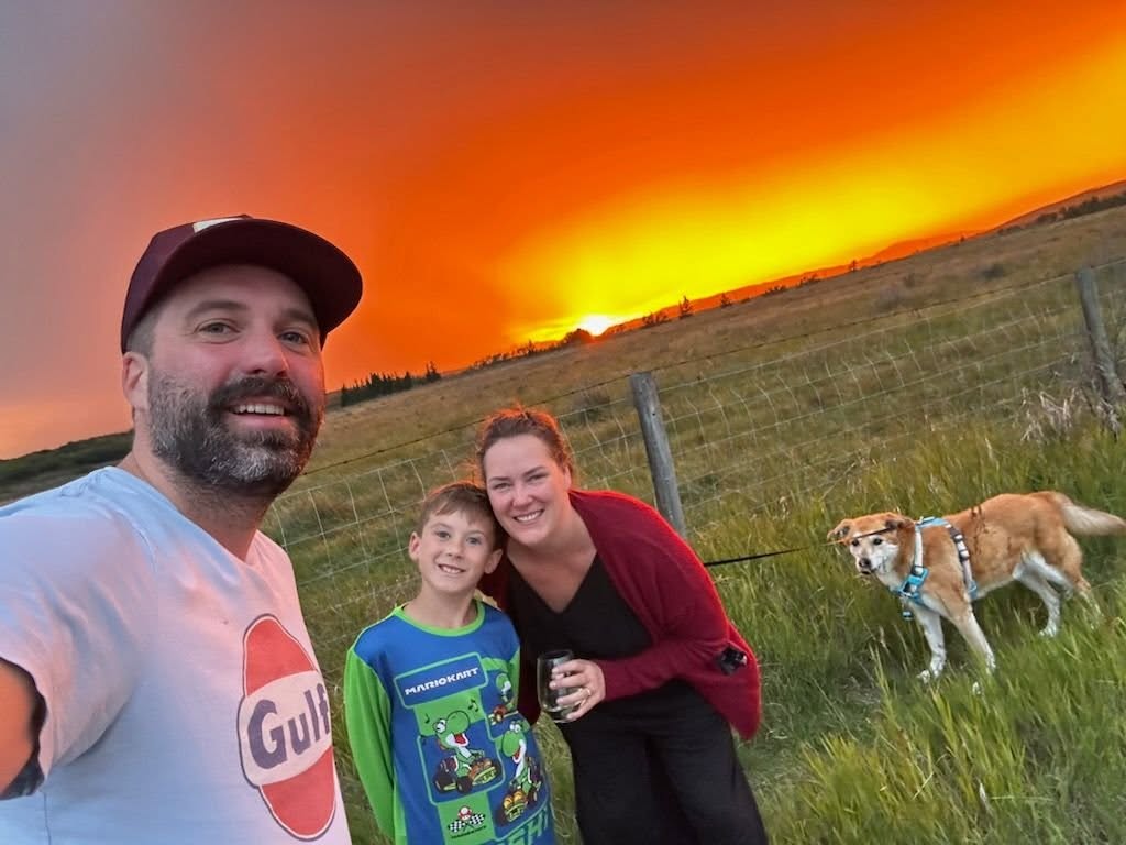 Cochranite's share photos of fiery sunset Sunday - CochraneNow ...