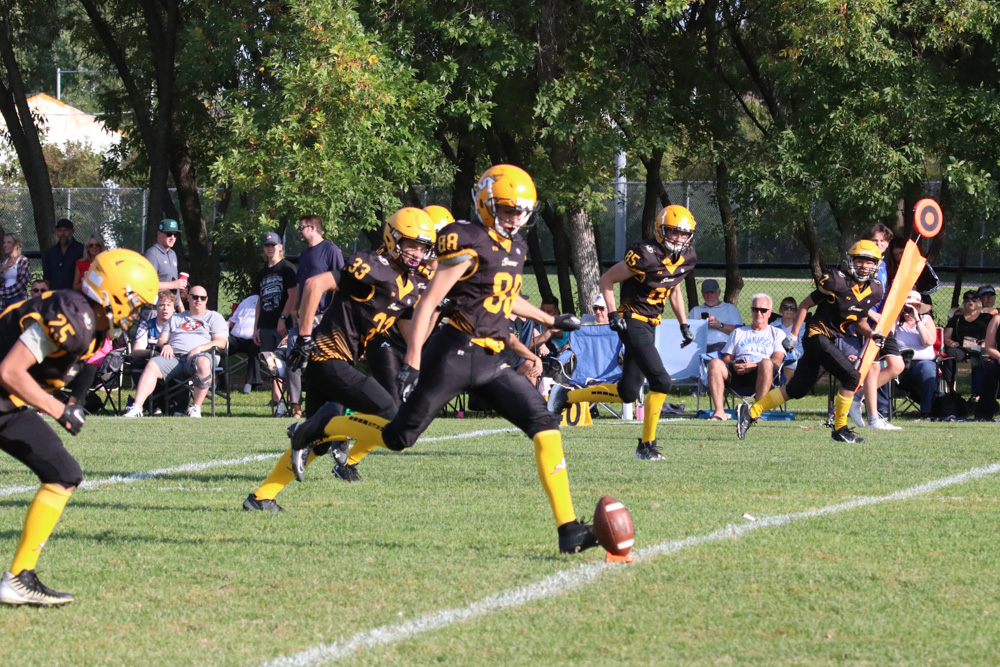 SRSS JV Sabres earn total team victory over Royals - SteinbachOnline ...