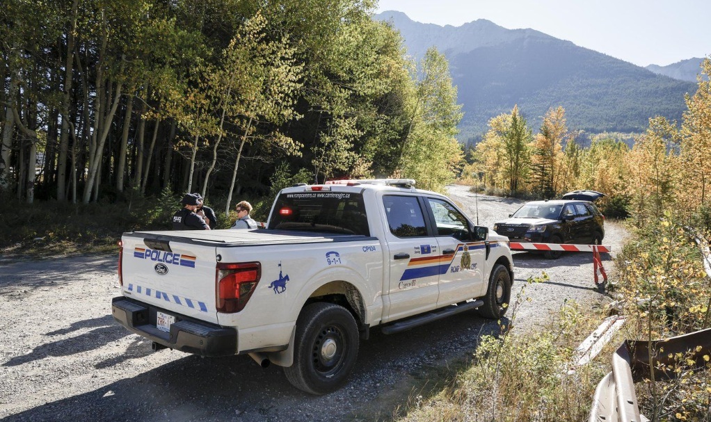 Searchers say there is less than 5 per cent chance missing boy still alive in Alberta ...