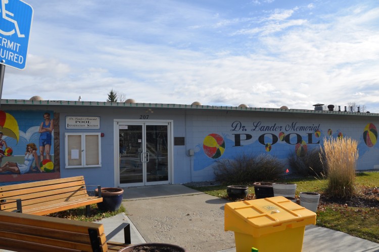 Community invited to help bring Diamond Valley pool mural to life ...