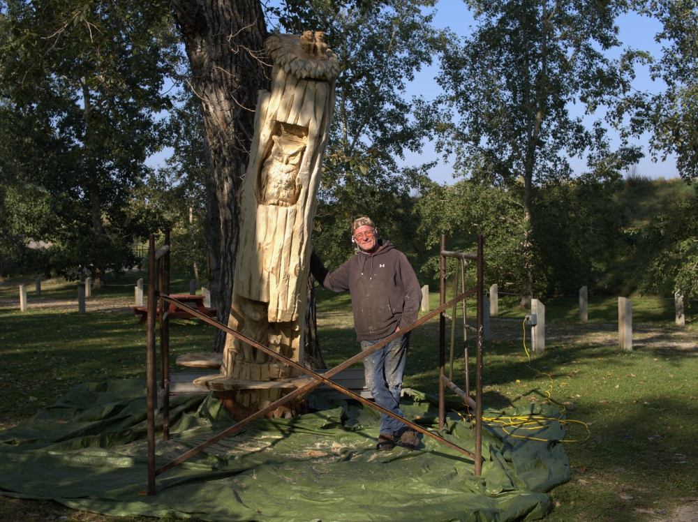 Gallery: New tree carving nears completion in High River's George Lane ...
