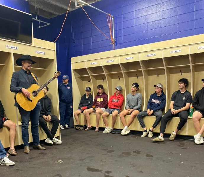 Paul Brandt brings powerful message to Cochrane Generals - CochraneNow ...