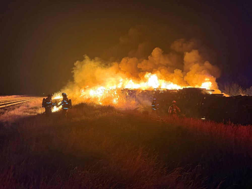 Vulcan County fire crews join neighbours in battling overnight blaze ...