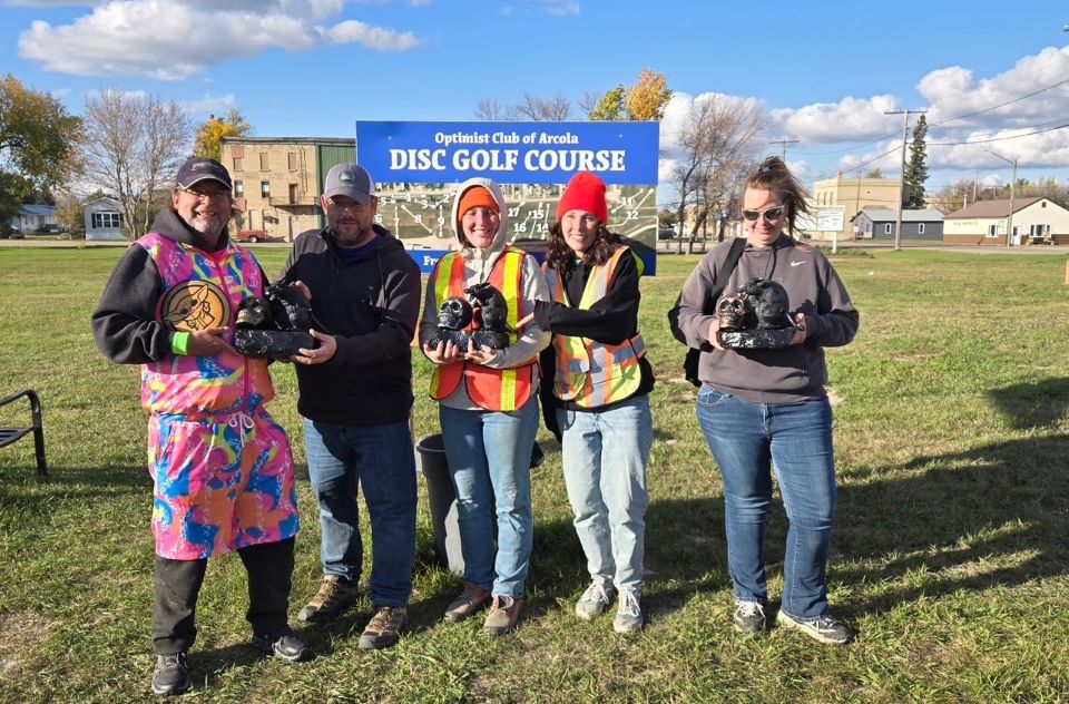 Arcola’s Halloween Howler brings disc golfers together for a spooky ...