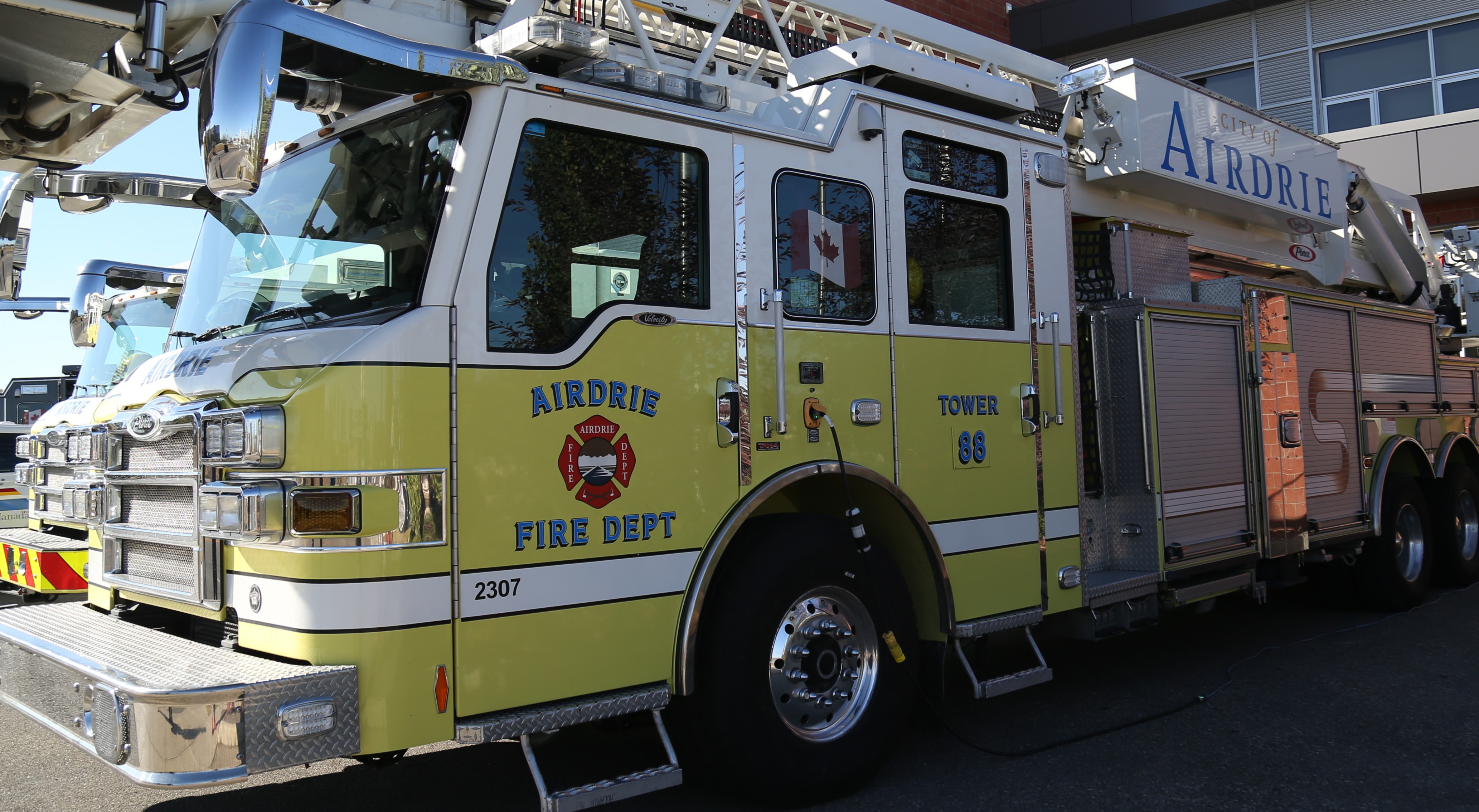 Sprinkler system extinguishes kitchen fire in Airdrie commercial ...