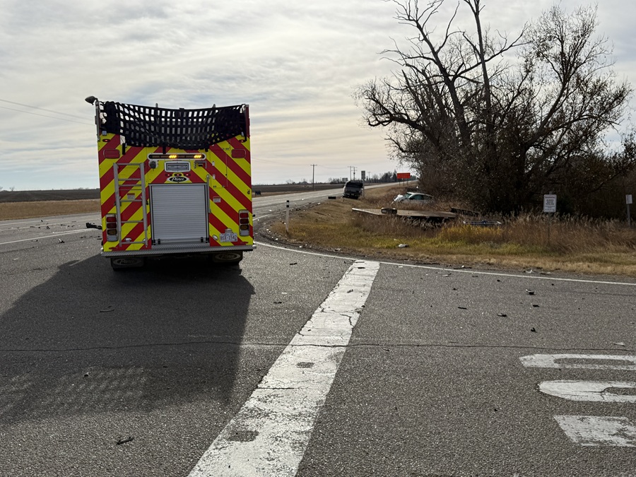 Three in hospital after crash near Brooks: RCMP - StrathmoreNow.com ...