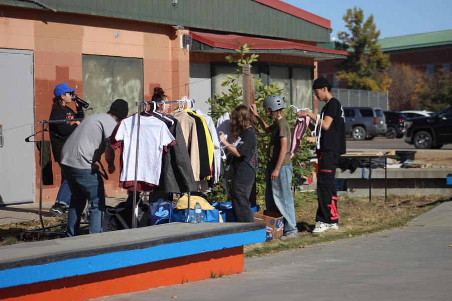 Skatemore Girls unveil new skate park murals - StrathmoreNow.com ...