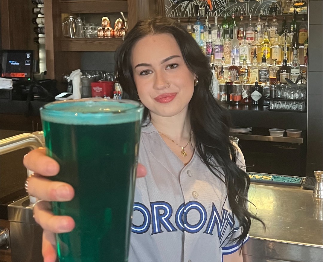 Blue Jays help boost business at local sports bars - SwiftCurrentOnline ...