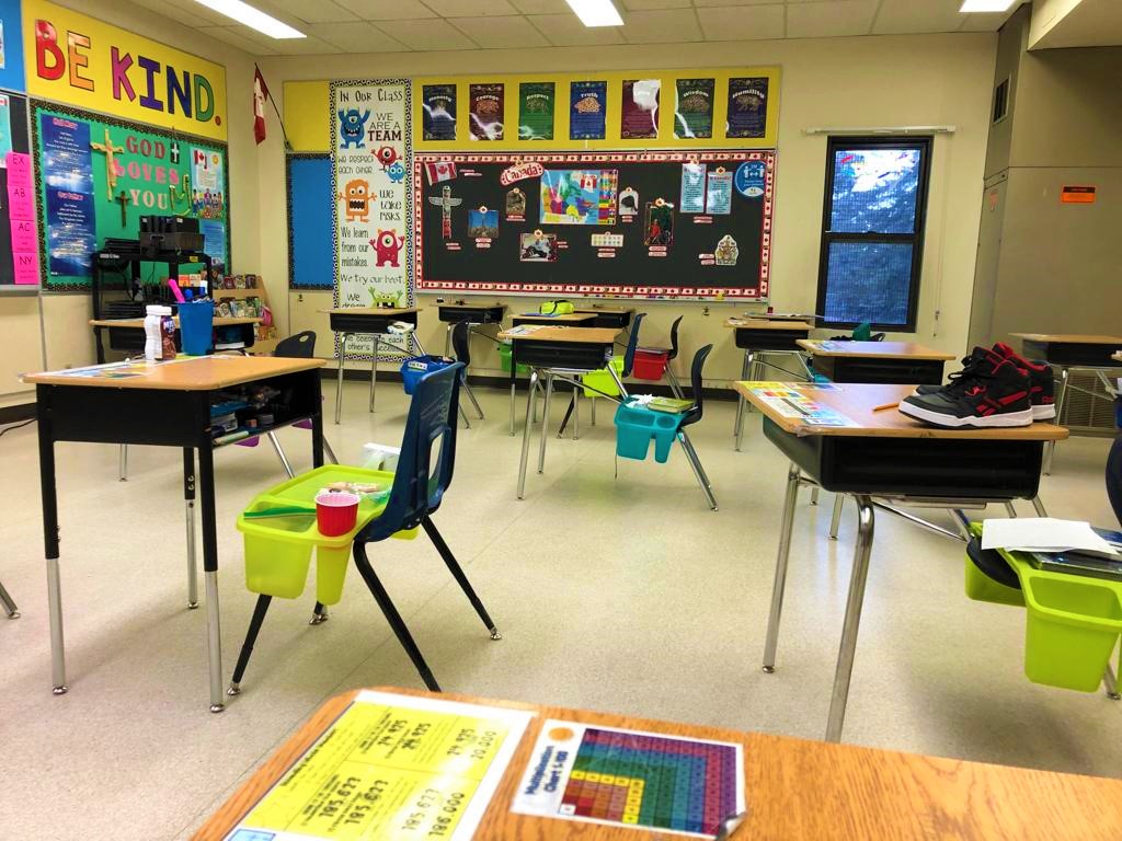 Parents and students rally at Crossfield Elementary ahead of Oct. 6 ...