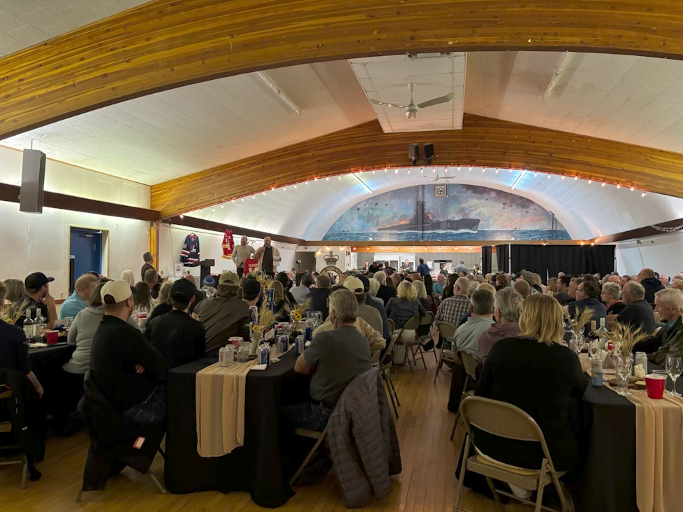 Theoren Fleury inspires at Boissevain Sportsman's Dinner, raising close ...