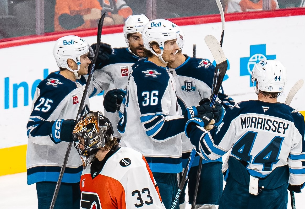 Jets finish road trip strong with 5-2 win over Flyers - PortageOnline ...