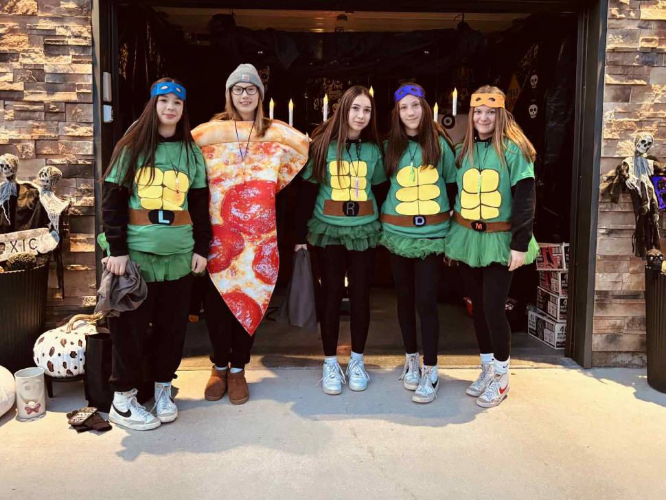 Lorette friends share Halloween spirit with act of kindness ...