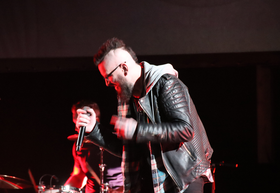 Connecting through music: The Robb Nash Project - SteinbachOnline.com ...