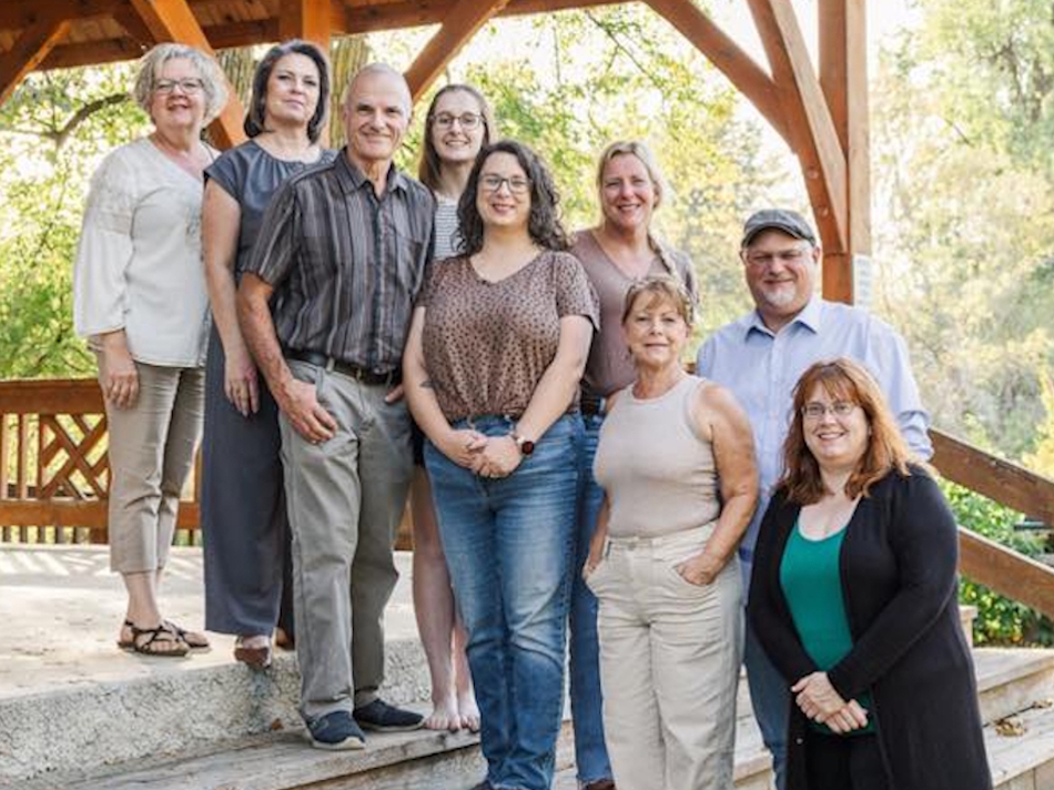 Back on Cue Theatre brings humour and heart to the stage with “The ...