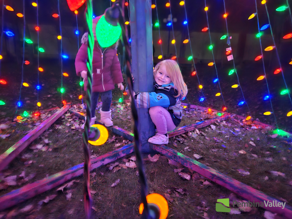 Plum Coulee Christmas tree lighting ceremony - PembinaValleyOnline.com ...