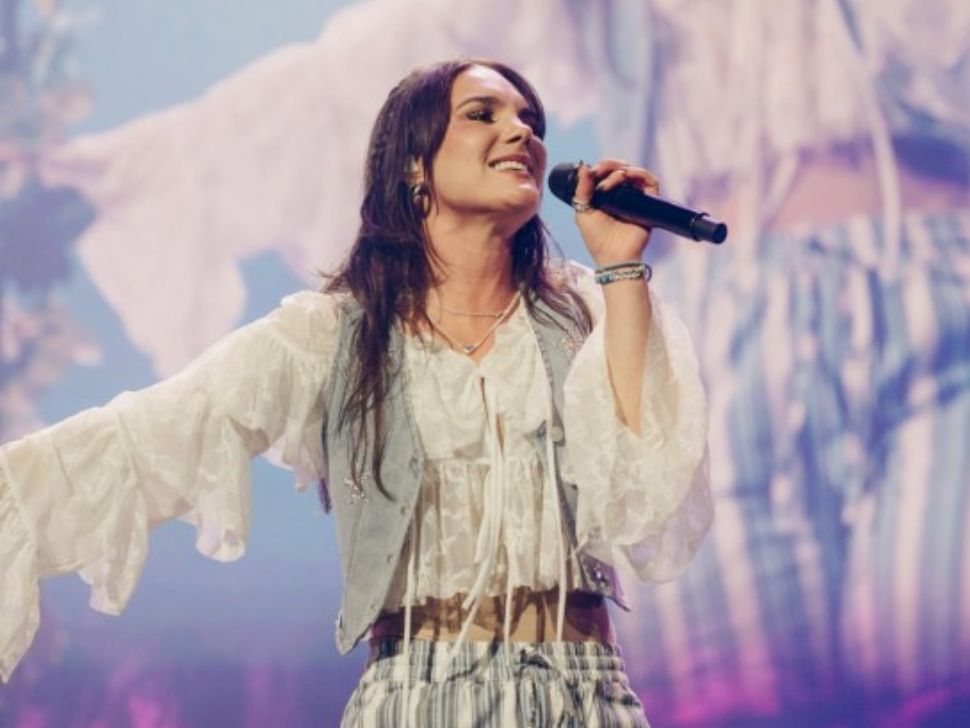 After leaving a cult, Franni Cash finds freedom on tour with Brandon ...