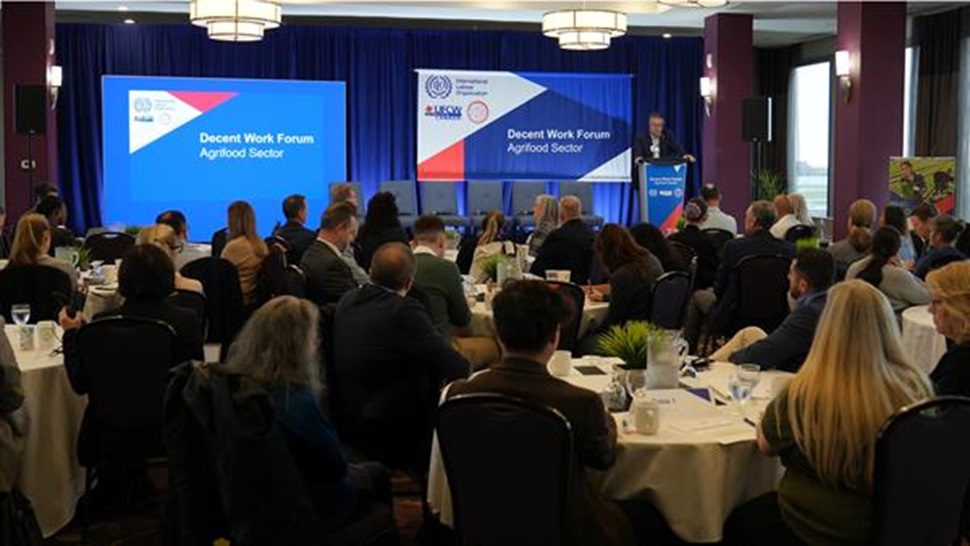 Industry, labour and government leaders meet in Toronto to chart future ...