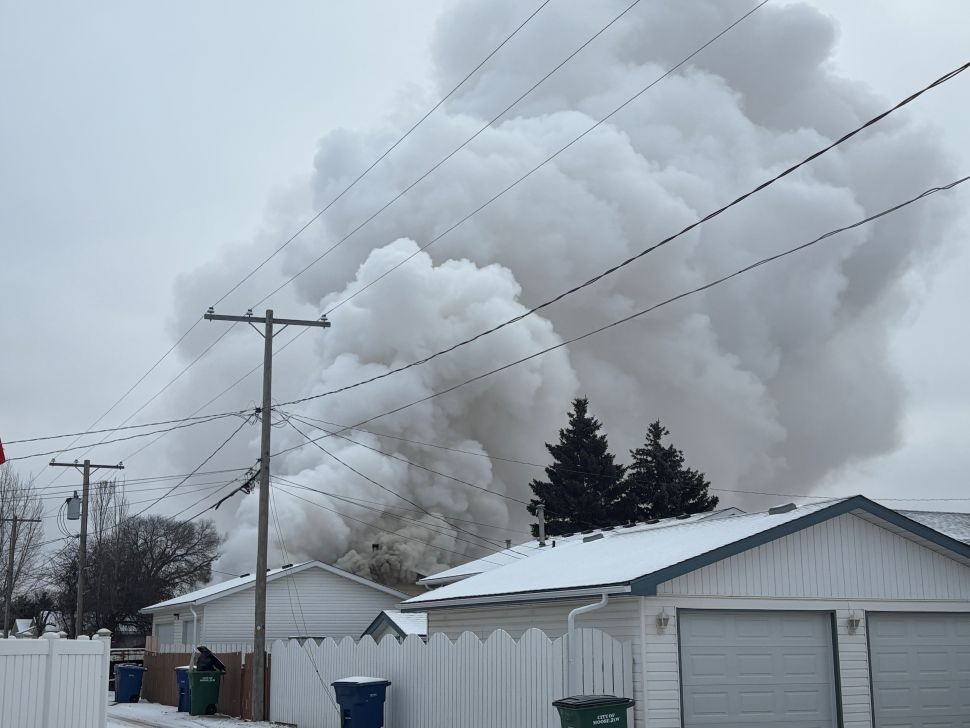 UPDATE: Emergency crews working to extinguish housefire on Moose Jaw's ...