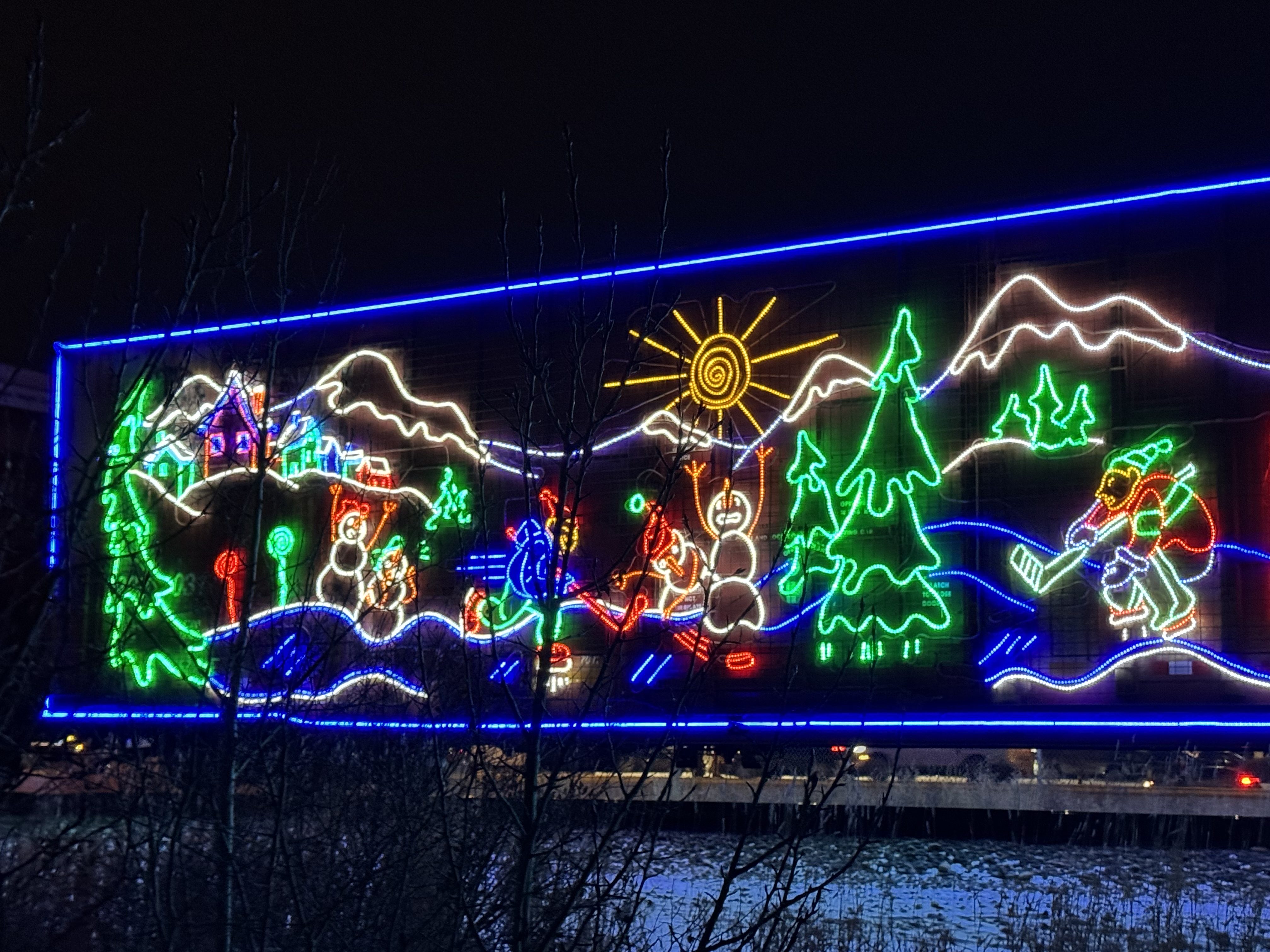 Lacombe's Holiday Train stop brings crowds on chilly night ...