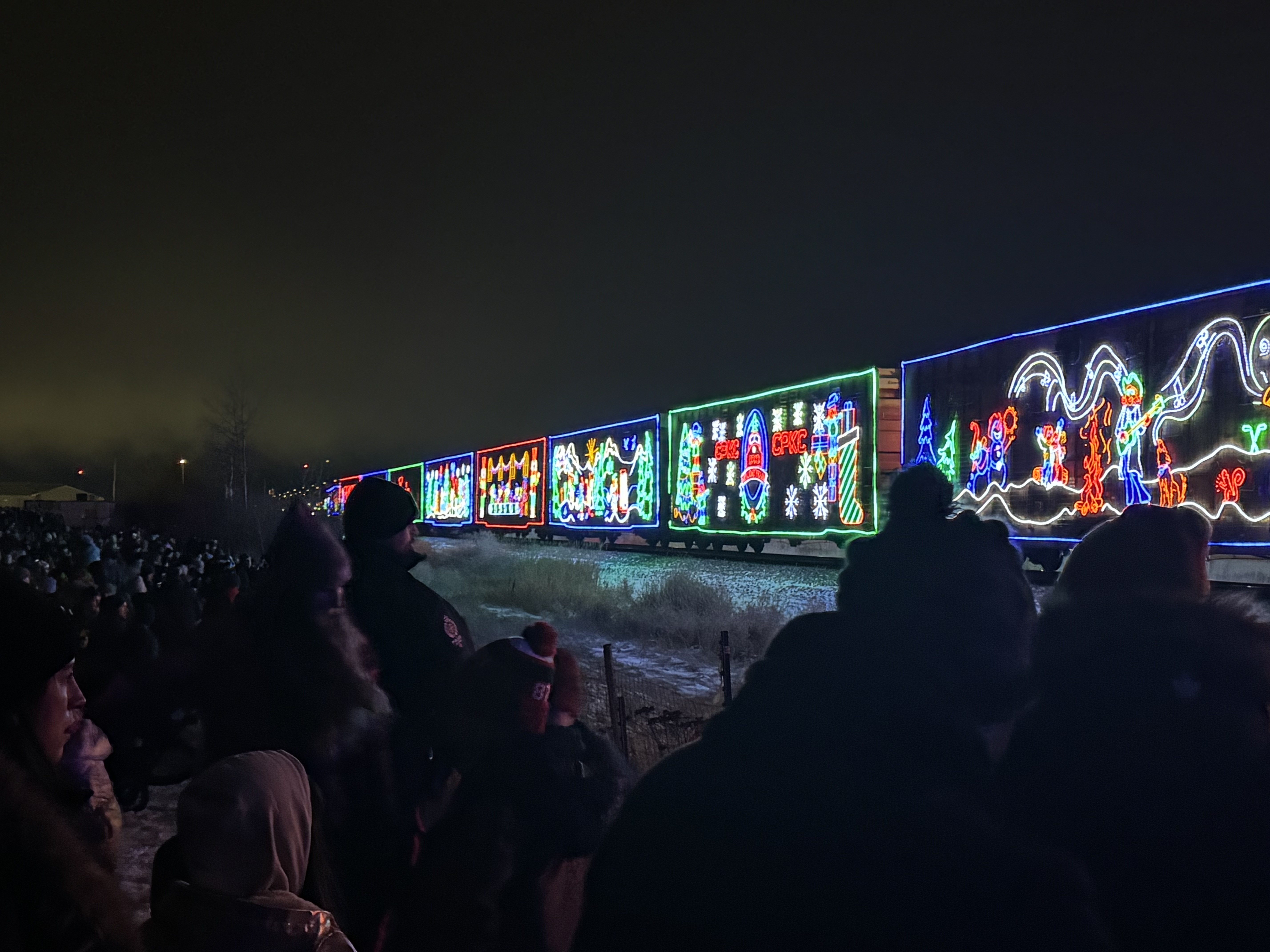 Lacombe's Holiday Train stop brings crowds on chilly night ...