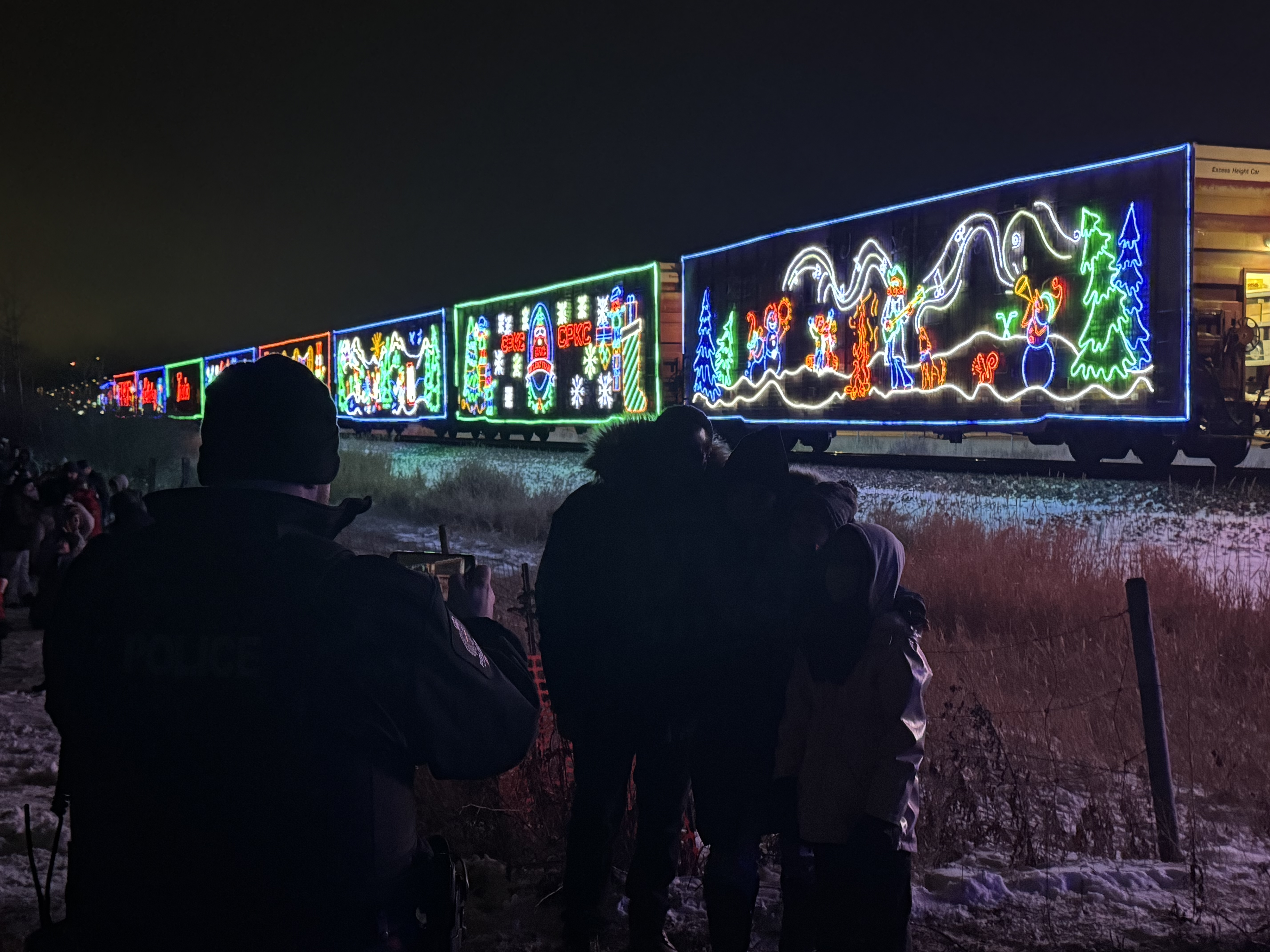 Lacombe's Holiday Train stop brings crowds on chilly night ...