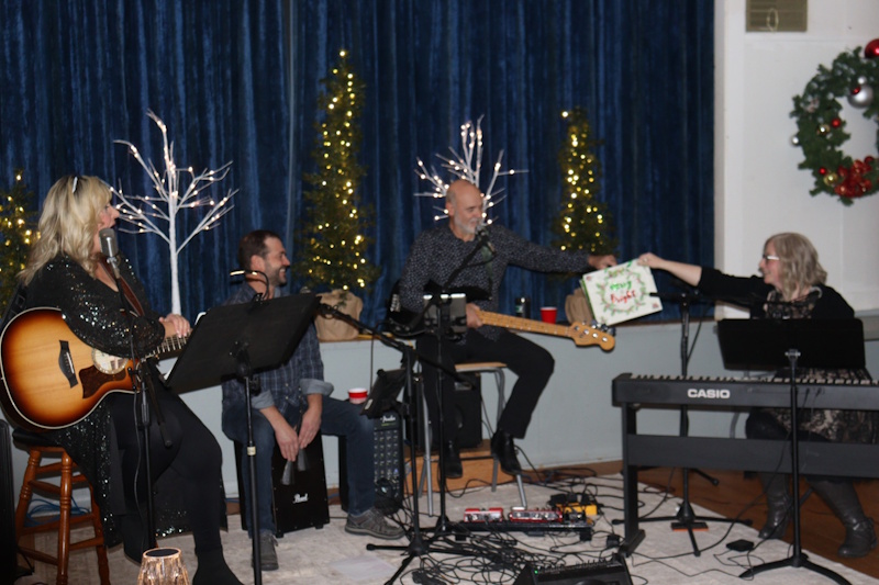 Lady Friday lights up the Christmas season with music at the Gathering ...