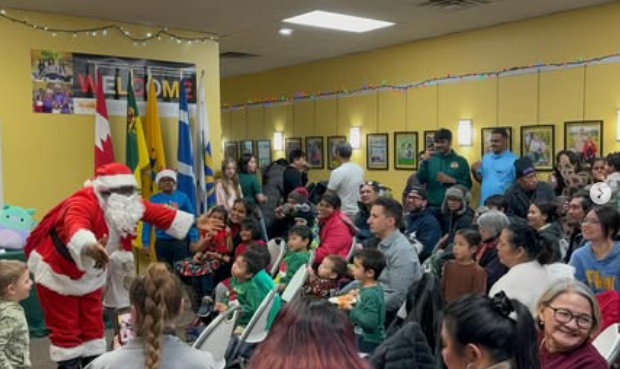 Multicultural Santa connects Christmas carols & culture ...