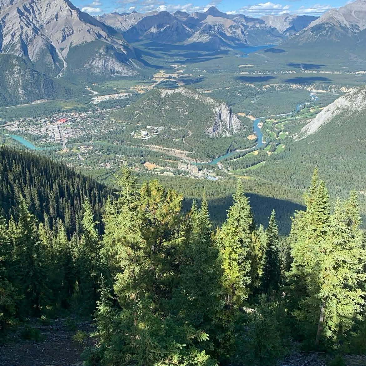 Banff, Canadian Rockies draw global praise for 2026 - DiscoverAirdrie ...