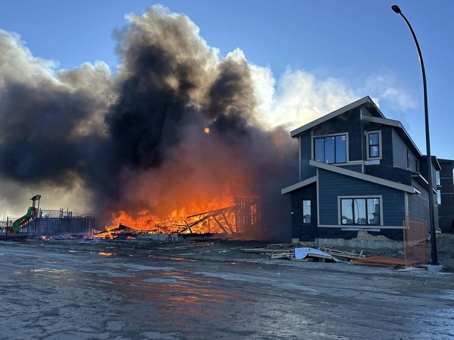 Five homes damaged in major Conrich fire - StrathmoreNow.com - Local ...