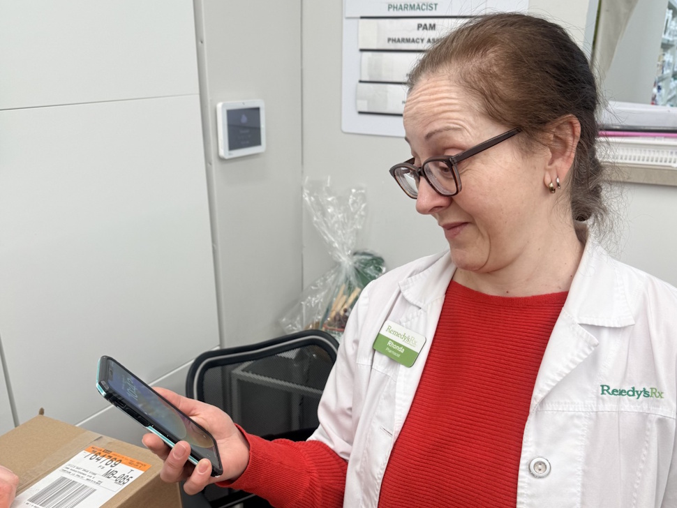 'Frustrated' pharmacy owner searches for fix after week-long cell phone ...