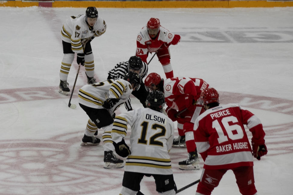 Bruins split weekend series with Weyburn Red Wings - DiscoverEstevan ...