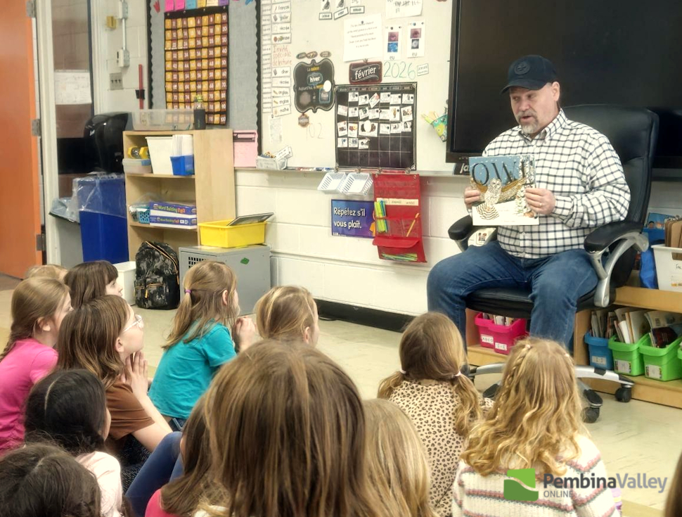 Carman Elementary School loves to read! - PembinaValleyOnline.com ...