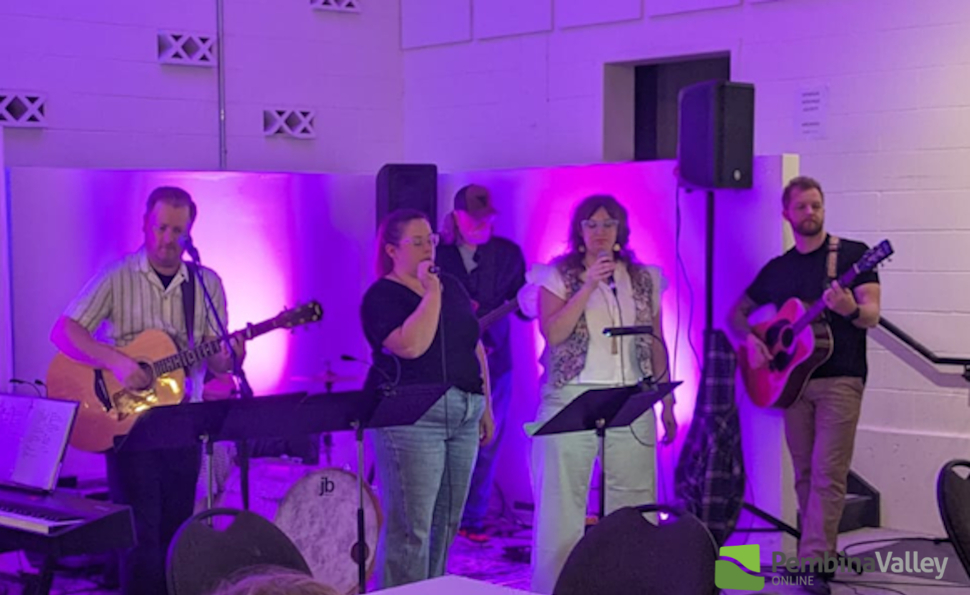 Pub choir returns to Winkler with open invitation to sing ...