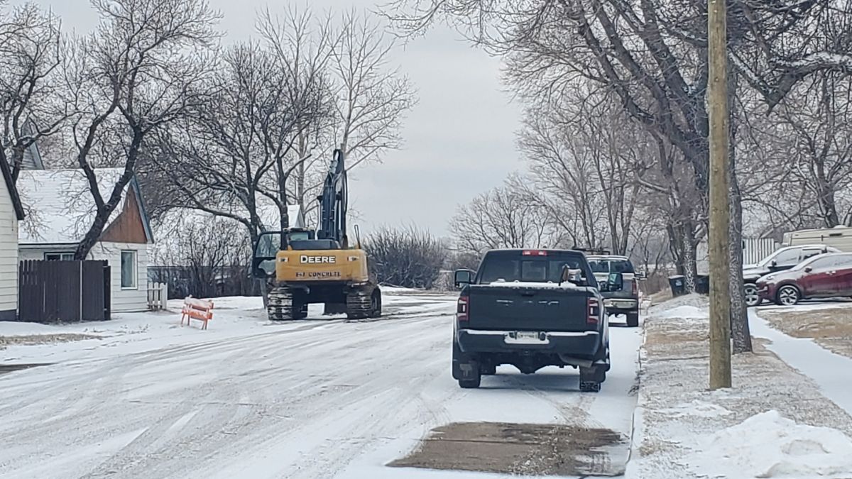 UPDATE: Block reopens following water break on 5th Street ...