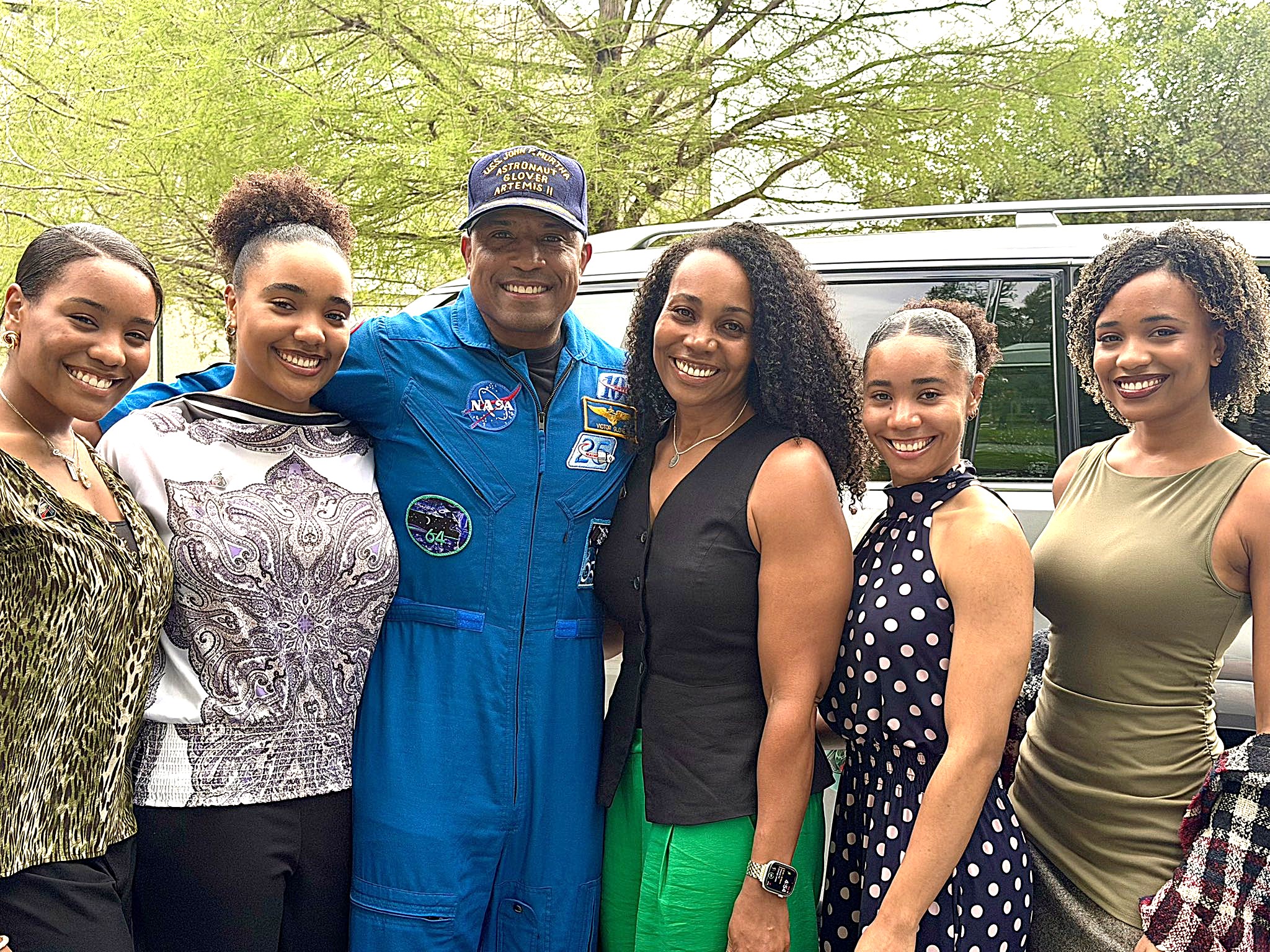 'Pastornaut' Victor Glover shares God's love at emotional homecoming ...