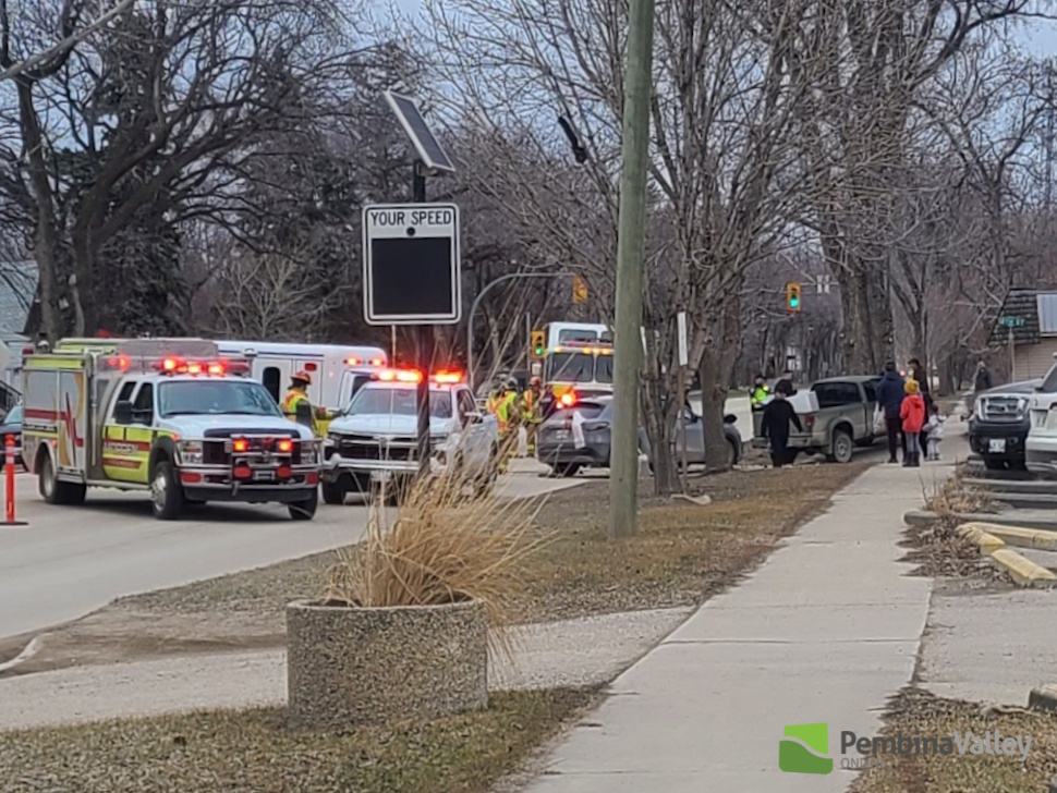 Impaired driving factor in three-vehicle collision in Morden ...